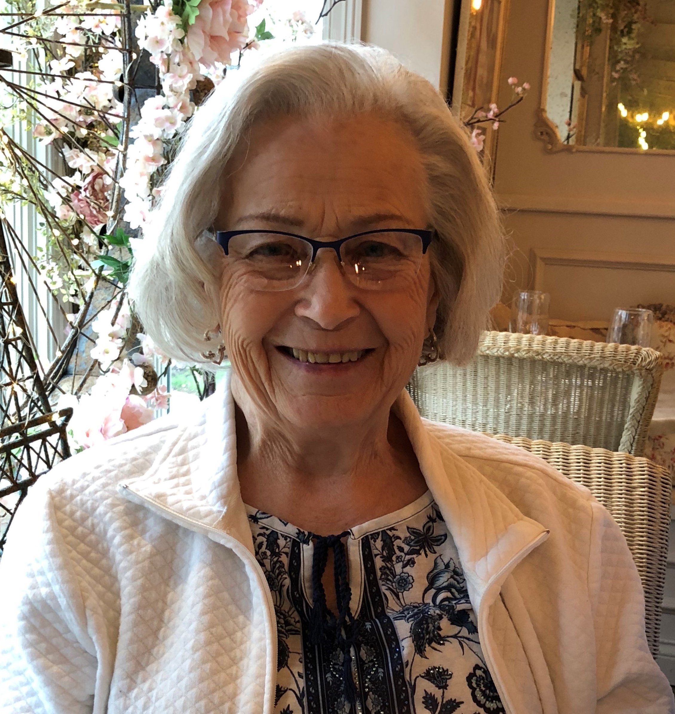 Wanda E. Hine | Soller-Baker Funeral Homes, Inc.